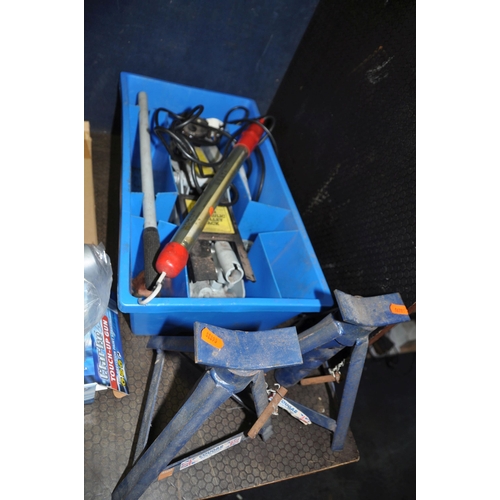 A TOOLBOX AND TWO TRAYS CONTAINING AUTOMOTIVE AND ENGINEERING TOOLS ...