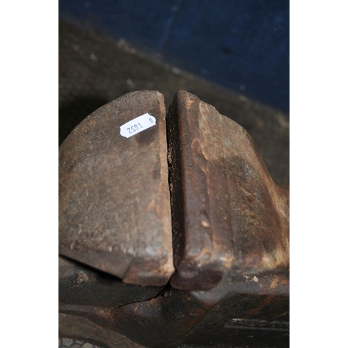 A RECORD No2 ENGINEERS VICE with 5in jaws (with repairs )