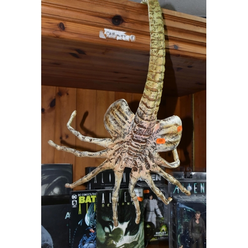 A GROUP OF 'ALIENS FRANCHISE' COLLECTABLE MERCHANDISE ten boxed Neca ...