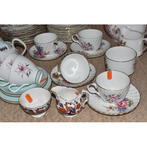 A COLLECTION OF TEAWARE, a Crescent China 9185 pattern tea set ...