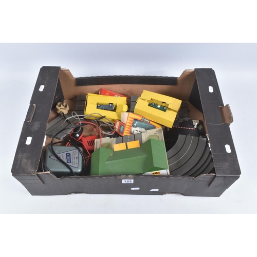 A QUANTITY OF UNBOXED AND ASSORTED TRI-ANG MINIC MOTORWAYS ITEMS, to ...