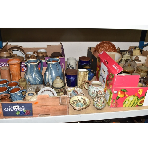 FOUR BOXES AND LOOSE STONEWARE, STUDIO POTTERY AND SUNDRY ITEMS, to ...