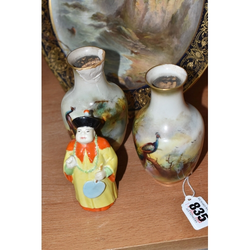 A COLLECTION OF ROYAL WORCESTER CERAMICS to include a cabinet plate ...