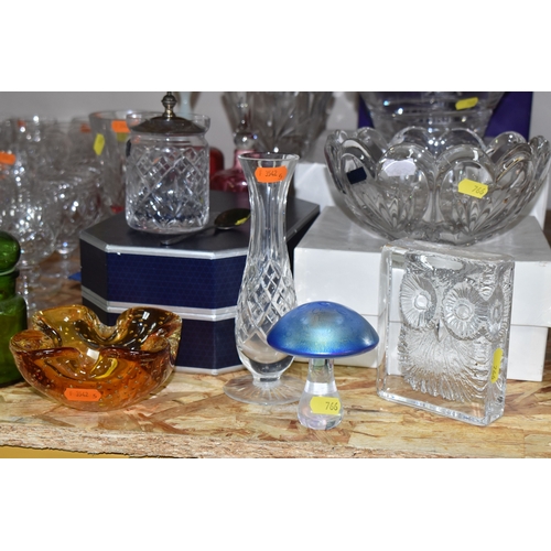 A COLLECTION OF ASSORTED GLASSWARE to include a boxed Stuart Crystal ...