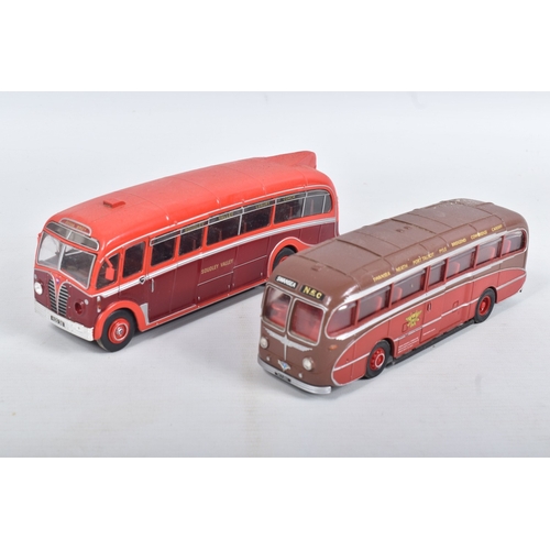 A QUANTITY OF UNBOXED MODERN DIECAST BUS & COACH MODELS, assorted ...
