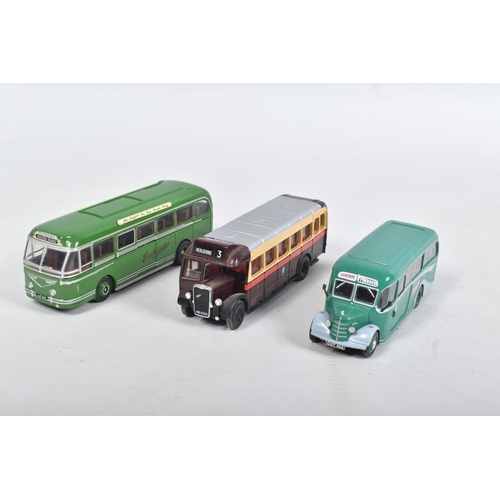 A QUANTITY OF UNBOXED MODERN DIECAST BUS & COACH MODELS, assorted ...