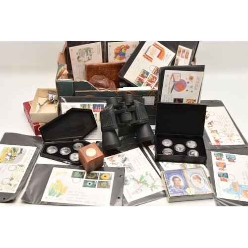 FOUR PLASTIC,ONE CARDBOARD BOXES OF MAINLY COMMEMORATIVE COINS TO ...