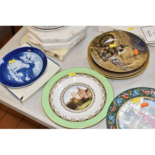 A COLLECTION OF ASSORTED COLLECTOR'S PLATES to include approximately ...