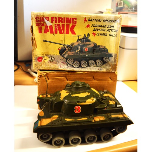 A Boxed Marx Tank (Battery Operated) Working (But Caps do not fire)