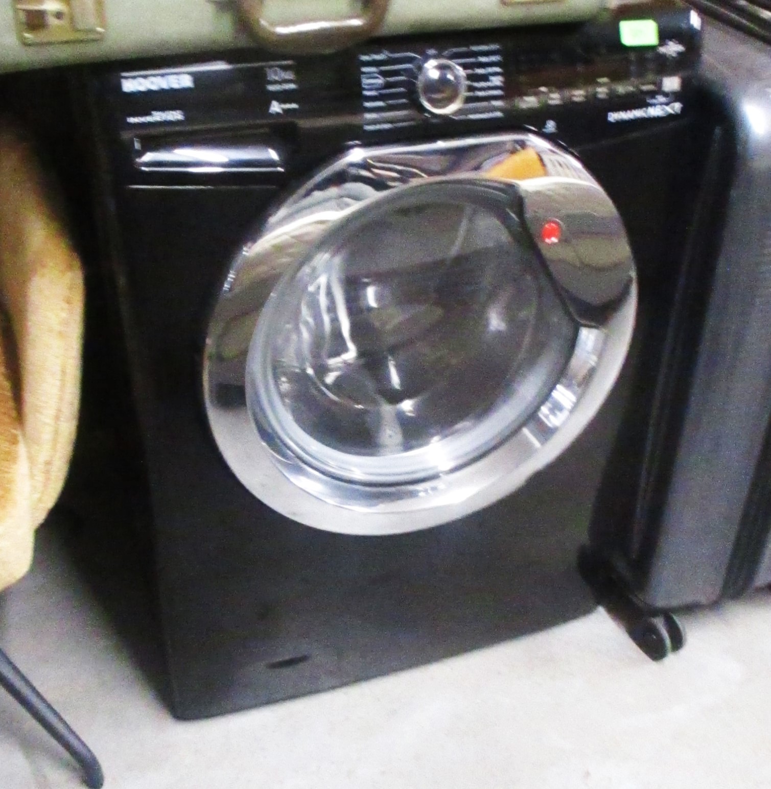 Hoover Dynamic Silent Invertor 10 Kg 1600 rpm Washing Machine in Black