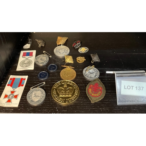 Mixed lot of medals, coins badges etc