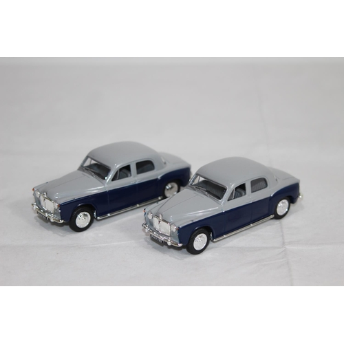 2 X VANGUARDS ROVER P4 DIECAST REPLICAS VA19004 MODELS