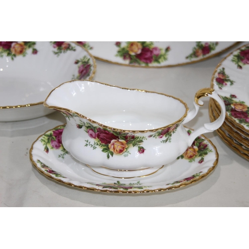 QUANTITY OF ROYAL ALBERT OLD COUNTRY ROSES CHINA