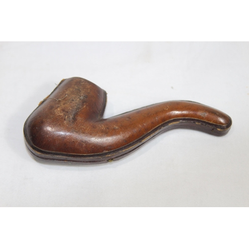 QUANTITY OF VINTAGE PIPES INCLUDING CASED CARVED PIPE