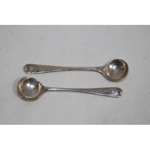 PAIR OF SILVER CONDIMENT SPOONS - 16.5G - SHEFFIELD 1919 AND 1921 ...
