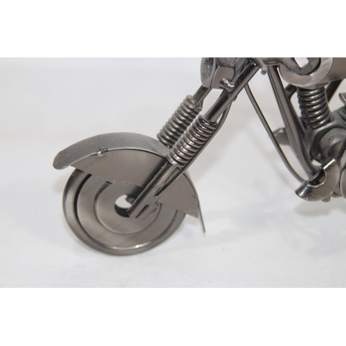 FIVE MOTORBIKE MODELS 35 X 24CM