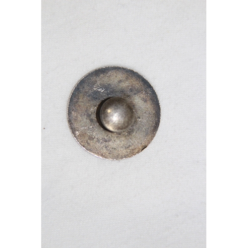 VERY RARE 19TH CENTURY SILVER LAPEL BADGE DEPICTICINTING THE EXECUTION ...