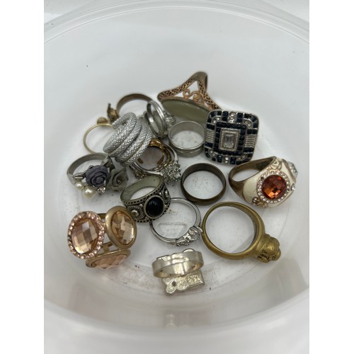 Tray Of Vintage / Modern Dress Rings , Unchecked.