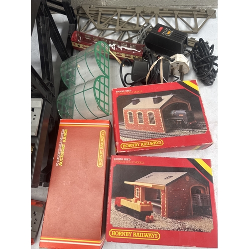 A Collection of Hornby Railways OO Gauge Model Railway Structures and ...