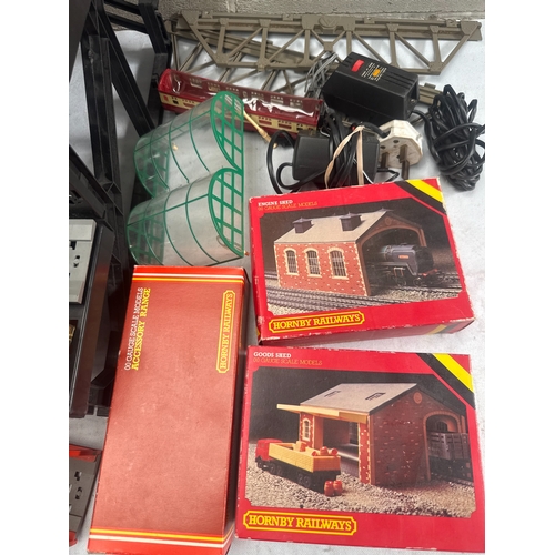 A Collection of Hornby Railways OO Gauge Model Railway Structures and ...