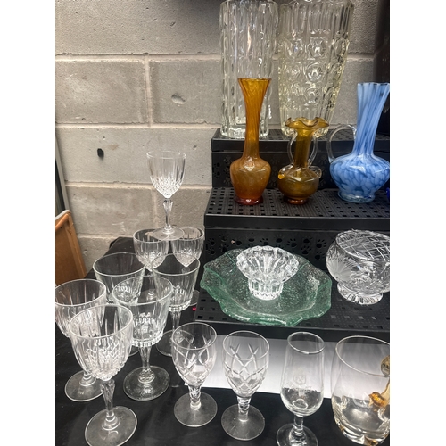 A Collection of Mixed Vintage and Contemporary Glassware and Cut Crystal
