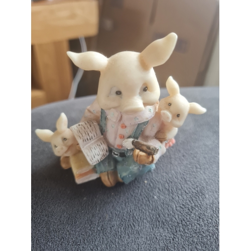 Regency fine arts pigs