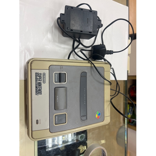 Super Nintendo console vintage Switches on but no game to test