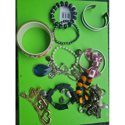 Mix jewellery lot