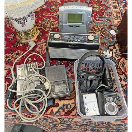 ROBERTS RD-1 PORTABLE RECEIVER, ROBERTS R600 RADIO, SONY KF-7600D ...