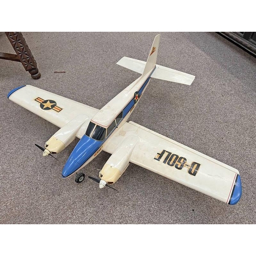 RADIO CONTROLLED INTERNAL COMBUSTION ENGINE PLANE WITH TWIN ENGINES ...