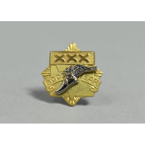 A 9ct Gold Goodyear Small Lapel Badge, 3.0g