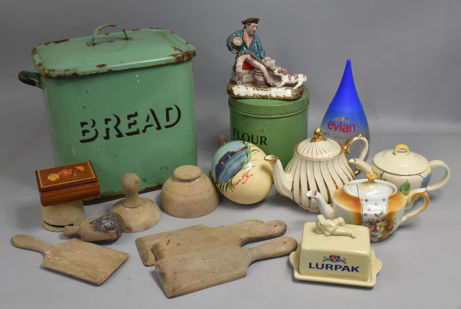 A Collection of Various Vintage Kitchenalia to comprise Enamelled Bread ...