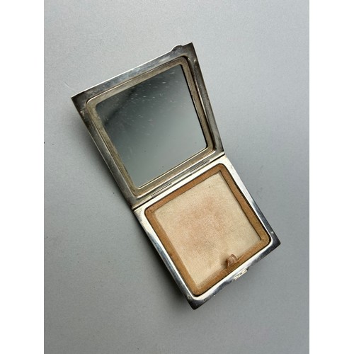 Four Various Ladies Powder Compacts to include Silver Engine Turned ...