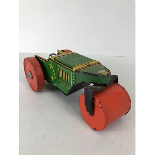 A Bing Vintage model Traction and stationary engine interest, tin plate ...