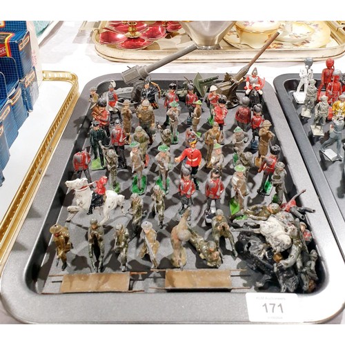 A selection of vintage metal soldiers and artillery guns. UK shipping £14.