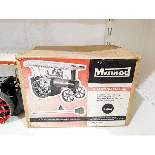 A boxed Mamod TE1 live steam traction engine. UK shipping £14.