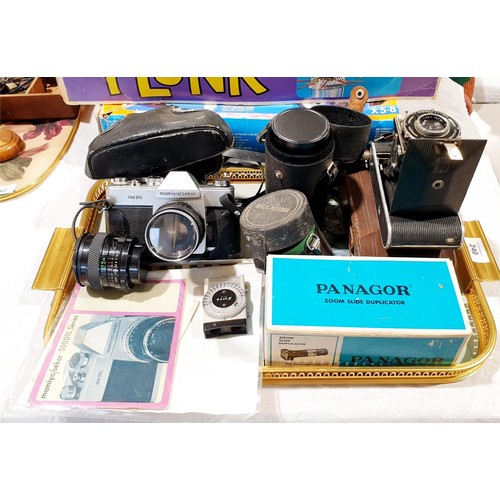 A vintage Mamiya Sekor 500 DTL camera, a Prontor II folding camera ...