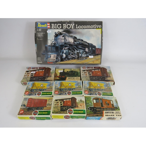 Revell 1:87 Big boy locomotive model kit and 9 airfix carriages, all ...