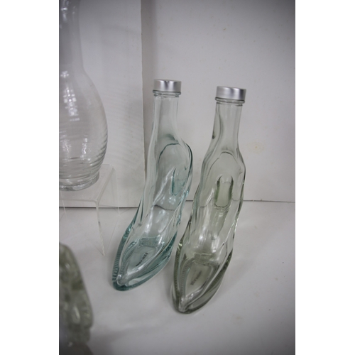 Mixed lot of Clear Glass items. See photos for details.