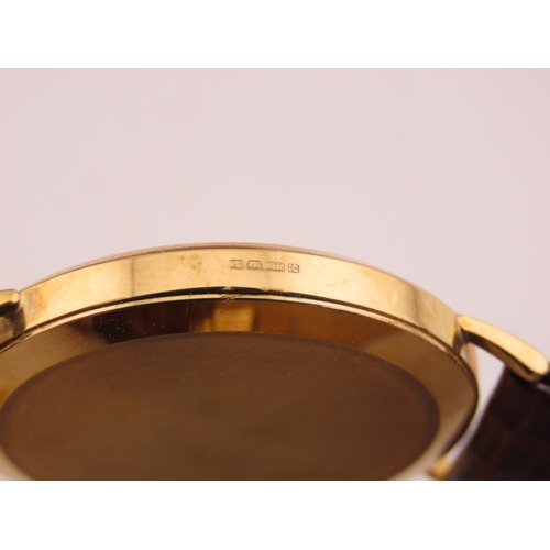 9ct Gold Gents Sovereign Quartz wristwatch . With box but requires a ...