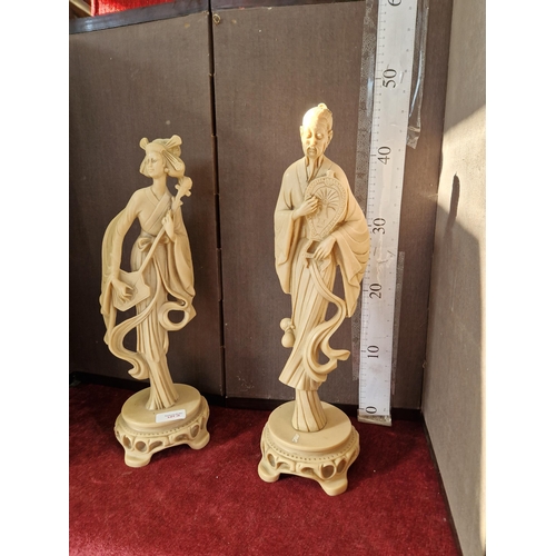 2 BONE EFFECT FIGURINES