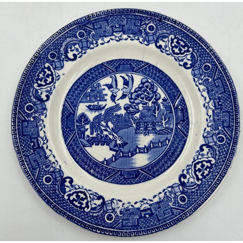 A large collection of blue & white Willow Pattern items to include 6 x ...