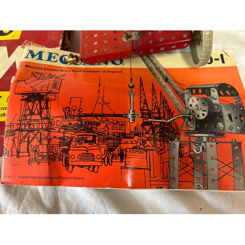 A selection of Vintage Meccano No.5 & 5A boxes with 2 x instructions ...