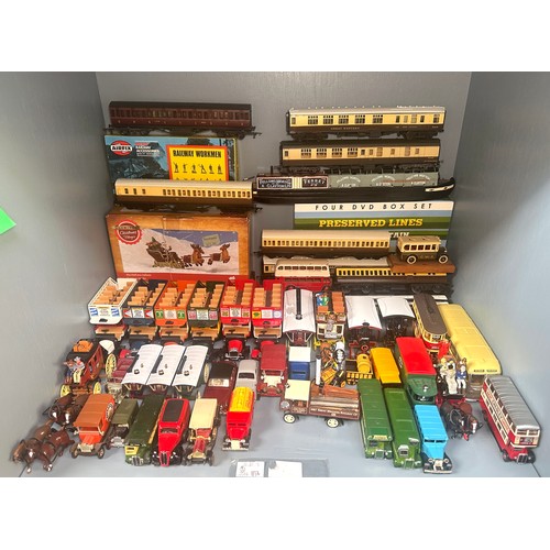 A collection of approximately ninety various loose die-cast scale model ...