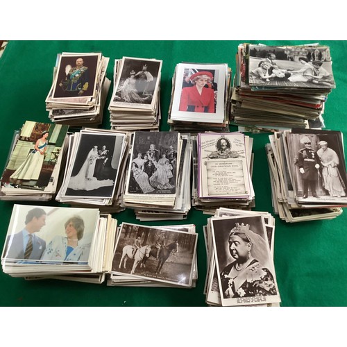 A prolific enthusiast’s collection of 3 boxes containing many hundreds ...