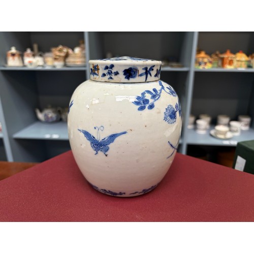 A Chinese blue & white inverted baluster vase and ginger jar and cover ...