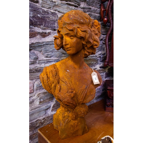 RUSTY BUST OF LADY 65H CM