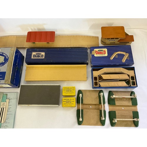 A Collection of various Hornby Dublo & Triang Railways to include to ...