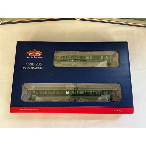 A Collection of 7 x Boxed Bachmann Southern Region Coaches along with a ...