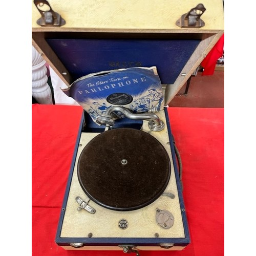 CASED DECCA 66 GRAMOPHONE(GWO)